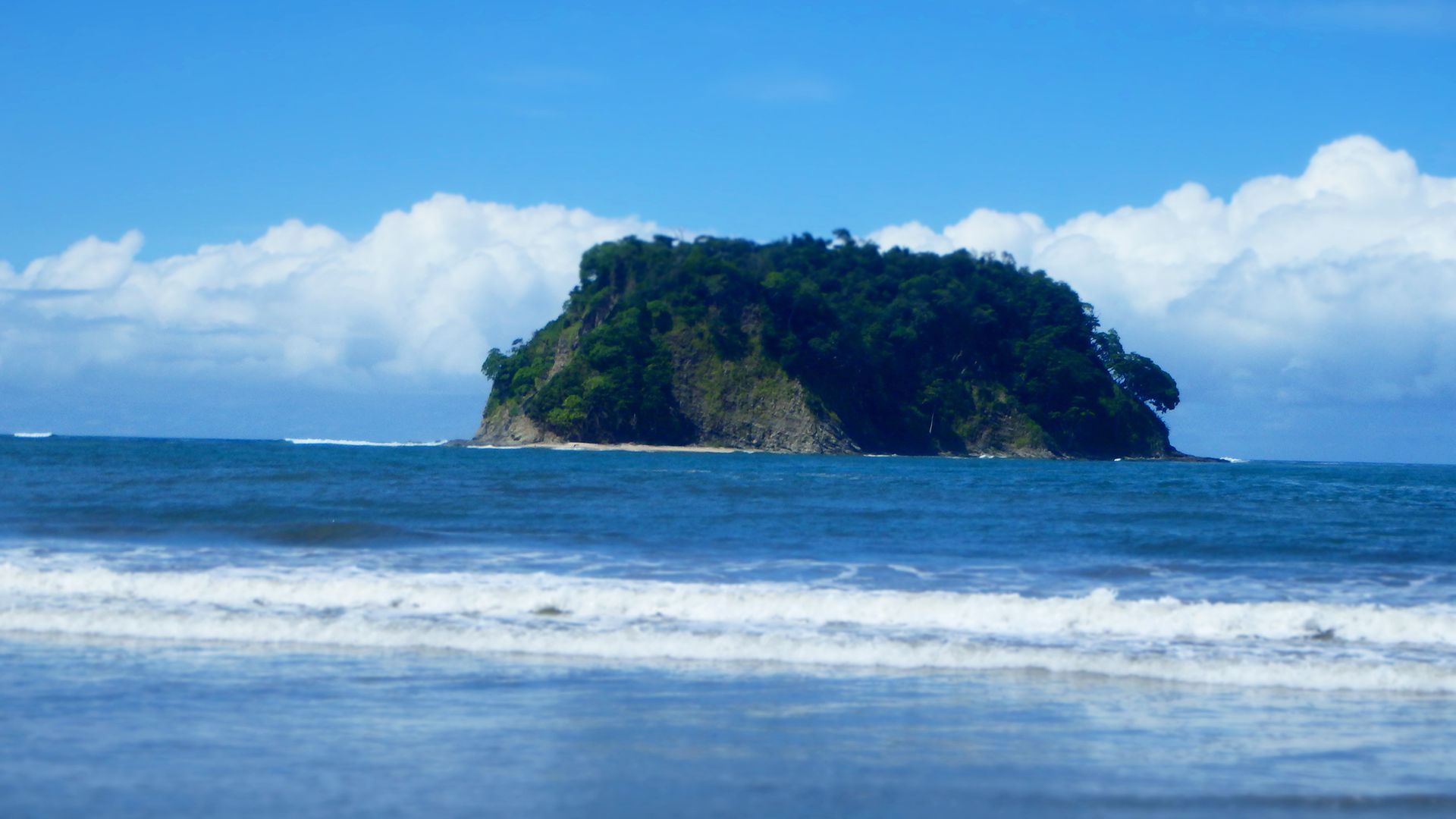 Discover Sámara Beach